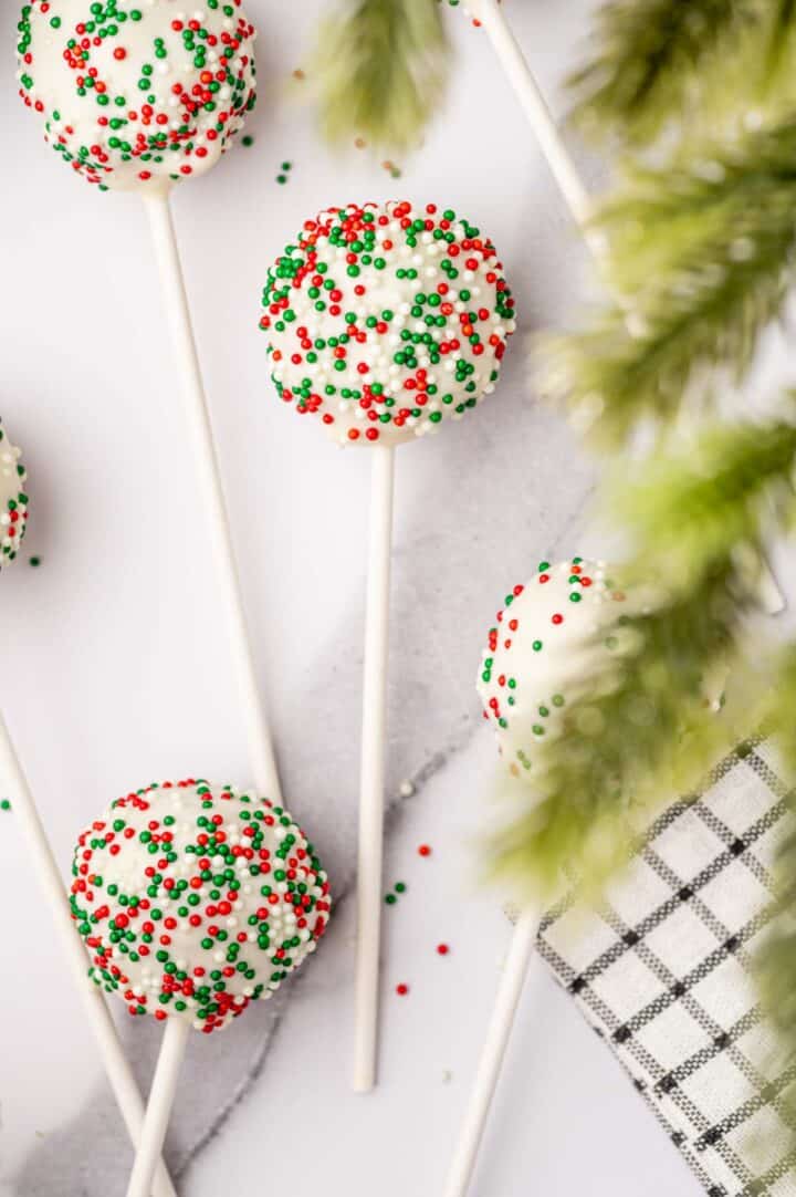 Christmas Cake Pops with Cake Mix - Food Exit Recipes