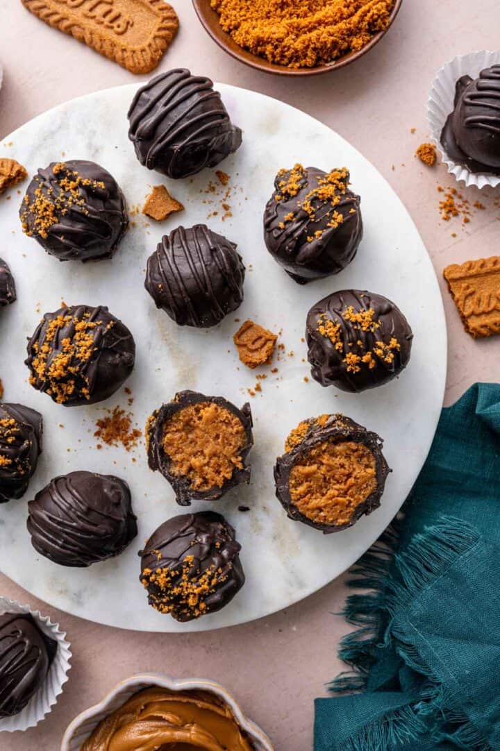 Biscoff Truffles Recipe (Easy No Bake Cookie Truffles) - Food Exit Recipes