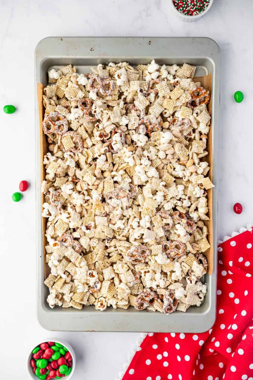 Christmas Crunch Recipe (Easy Holiday Snack Mix) - Food Exit Recipes