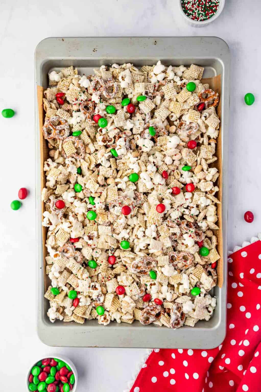 Christmas Crunch Recipe (Easy Holiday Snack Mix) - Food Exit Recipes