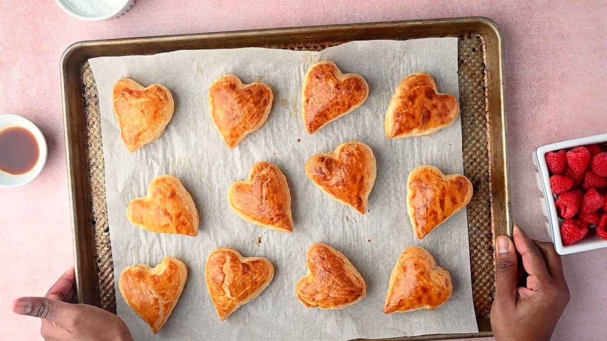 Puff Pastry Hearts with Raspberries (Valentine’s Day) - Food Exit Recipes